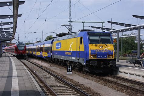 146 522 8 Einfahrt Rostock Hbf 15 08 2009 Bahnbilder De