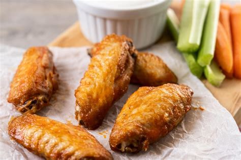 Free Photo Buffalo Spicy Chicken Wings With Cayenne Pepper Sauce On