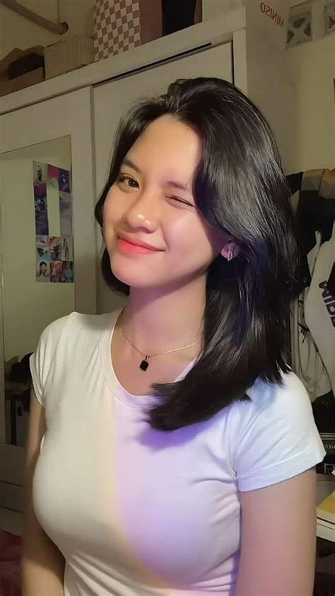 Pin Oleh Izahiill Di D Gaya Rambut Cantik Referensi Wajah Produk Kecantikan
