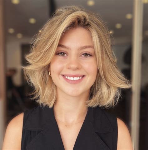 30 Gorgeous Side Part Bobs To Wear In 2024