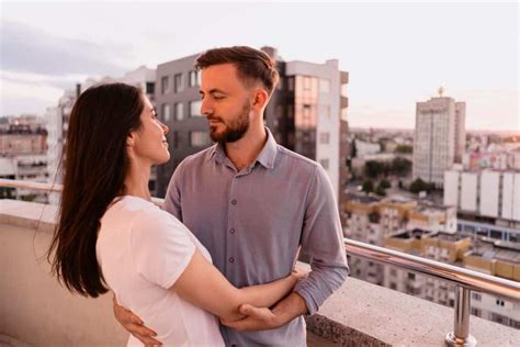7 Things Men Find Attractive In A Woman Moments With Jenny