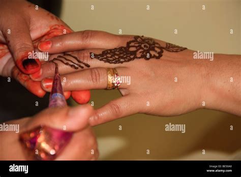 Hena Hi Res Stock Photography And Images Alamy