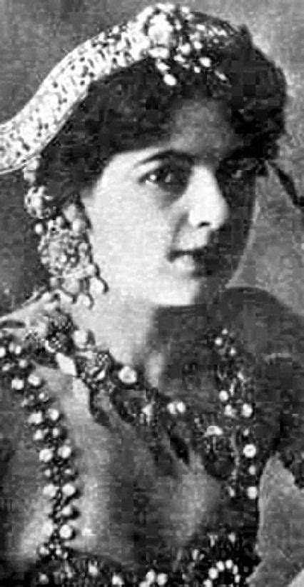 Pin By Emi Christian On Mata Hari Photos Mata Hari Dancer Artwork