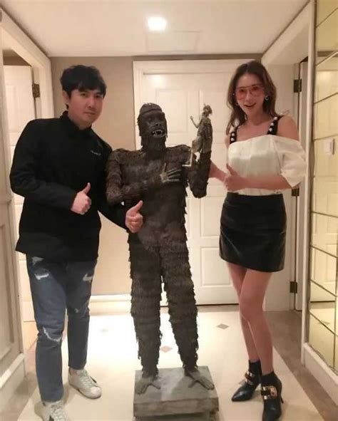 林志玲终于穿丝袜了，短裤搭配丝袜性感又优雅明星丝袜中国丝袜网