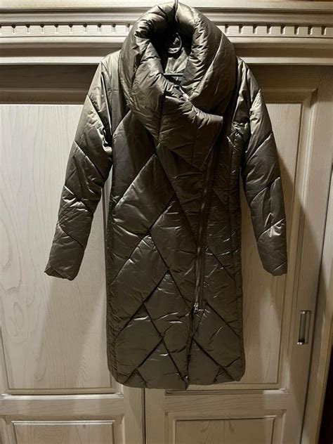 Плащ пуховик — ціна 1400 грн у каталозі Плащі Купити жіночі речі за доступною ціною на Шафі