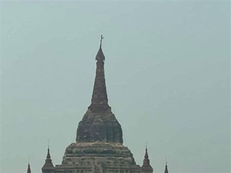 Mizzima News In Burmese ပုံအညွှန်း ပုဂံ သဗ္ဗညုဘုရား ထီးတော်အနည်းငယ်တိမ်းစောင်း Oo Minmin