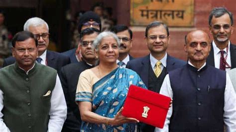 पॉलिटिक्स एंड पॉलिसी Zee Business