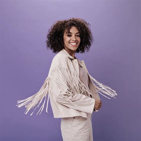 Ai 액션 피규어 생성기 이미지를 액션 피규어로 변환 Pollo Ai