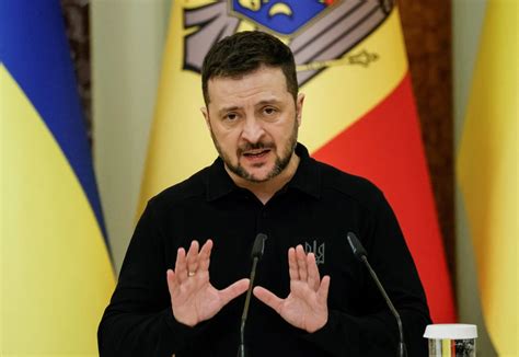 Зажат с обеих сторон на Западе высказались о судьбе Зеленского после