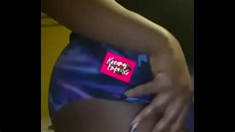 Milf Dances With Booty Shorts No Panties Xxx Videos Porno Móviles