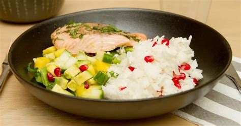 Laks Med Kokosris Og Mangosalat Det Glade Kjøkken Recipe Food