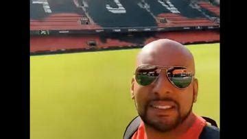 El Valencia Denuncia Al Youtuber Borja Escalona Por Allanar Mestalla