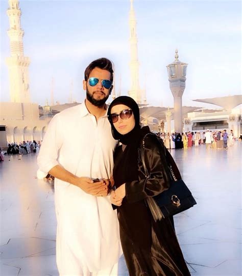 Cricketer Imad Wasim Latest Pictures With His Wife Sania Reviewitpk