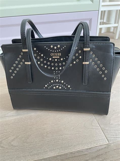 Сумка Guess — ціна 1000 грн у каталозі Сумки Купити аксесуари за доступною ціною на Шафі