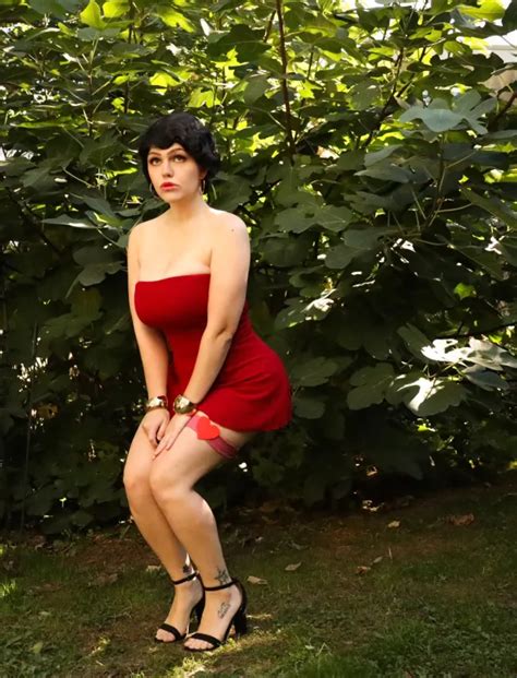 Josie Marcellino Aka Jomariee124 Comedy Cosplay And Onlyfans — A