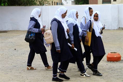 الحرب تحرم 157 ألف طالب سوداني من امتحانات الشهادة السودانية