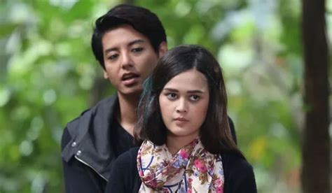 Sensasi Artis Pamer Foto Mesra Roger Danuarta Dan Cut Meyriska