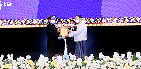 ၂၀၁၇ ခုနှစ်နောက်ပိုင်း ပရီးမီးယားလိဂ်ပြိုင်ပွဲတွင် လီဗာပူးအသင်း ဘုန်းမောက် အသင်းကို ပထမအကြိမ် ရ