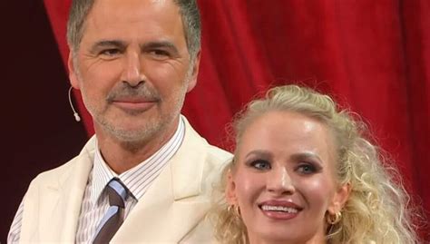 Ballando Beppe Convertini Provato Per Le Critiche Della Giuria