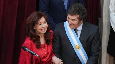 Tenso Cruce Entre Cristina Kirchner Y Luis Caputo El Círculo De