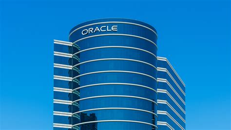 oracle raises database game at database analyst summit 2025 the