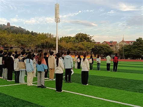 我院举行2025年新学期升国旗仪式 材料与包装工程学院