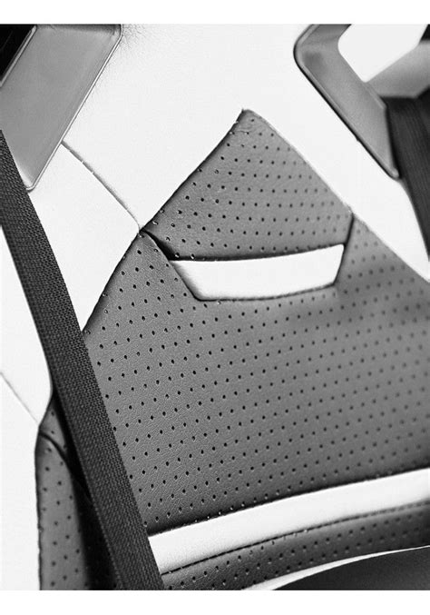 Fotel gamingowy Diablo X Fighter czarno biały ERGOMEBLE
