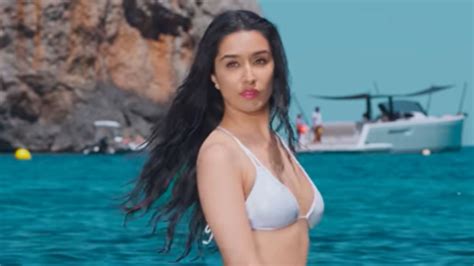Shraddha Kapoor Trolled এভাবে আর কতদিন বিকিনি লুকের জন্যই ছবিতে