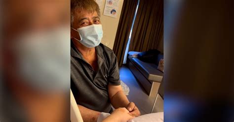 Dad Holding Daughters Hand After She Gives Birth Goes Viral Faithpot