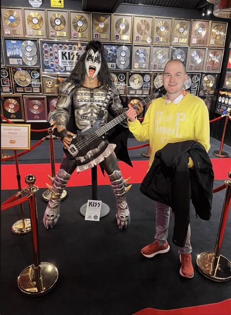Looking For Kiss Gene Simmons Life Sized Statue To Rent Or Buy Rkiss
