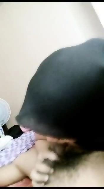 Sepongan Hijaber Hitam Bikin Syahdu Eporner