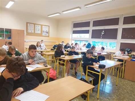 Szkolny konkurs matematyczny dla uczniów klas piątych Szkoła