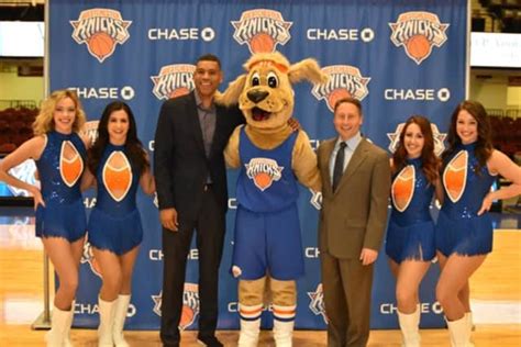 Astorino Welcomes Hudson Westchester Knicks New Mascot Greenburgh
