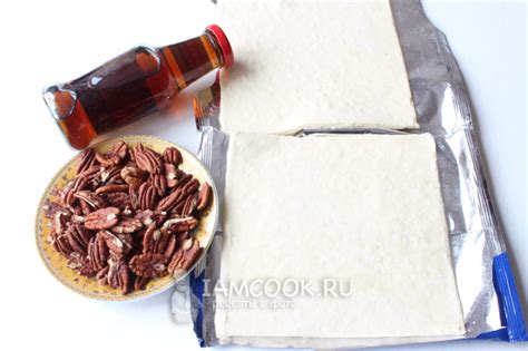 Слойки с кленовым сиропом и орехами пекан — рецепт с фото пошагово