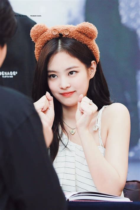 Blackpink Jennie Cute Images Blackpink Jennie Kim Photos Facebook Jennie Lisa And Jisoo