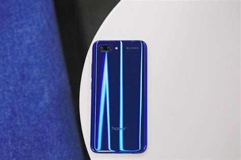 Honor 10 Foto Prezzo Caratteristiche E Data Di Uscita GQ Italia