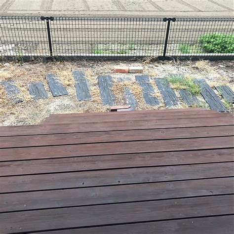 枕木の小道枕木風コンクリートウッドデッキ断捨離中カメラマークいっぱいなどのインテリア実例 2020 08 22 2251