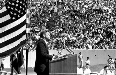 Jfk Moon Speech Read President Kennedys Historic We Choose To Go The