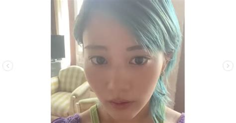 高畑充希、スペインの空に映える鮮やかブルーヘア披露 旅先満喫ショットに「まって可愛い」「なんでも似合うのずるすぎ」（2 2 ページ） ねとらぼ
