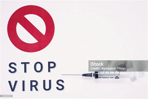 단어 Stop Virus와 기호와 흰색 배경에 주입 주사기 금지 0명에 대한 스톡 사진 및 기타 이미지 0명 건강관리와