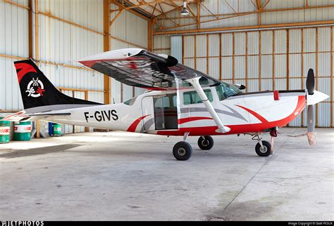 F Givs Cessna 206h Soloy 206 Turbine Mk 2 Private Gaël Roux