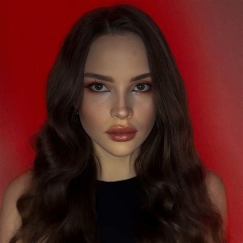Пока не понимаю как тут все веселятся буду кидать прикольные фотографии на стенку 🫡