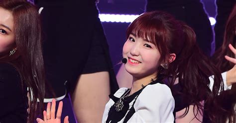 엑s Hd포토 아이즈원 히토미 웃는 모습이 귀여워~