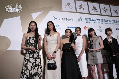 傑運頒獎禮︱女子重劍膺最佳運動組合之一 江旻憓盼與隊友續努力進步 男子七欖11奪最佳運動隊伍 2145 20230418 體育