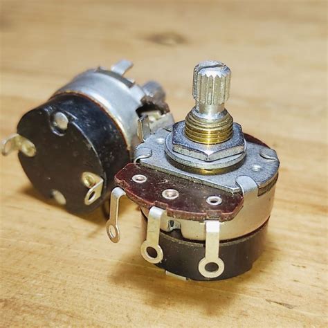 Jual Potensio B10k Saklar On Off Japan Nos Gagang Pendek Vintage