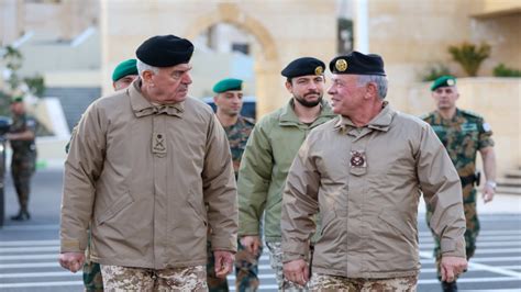 الملك يحضر مأدبة إفطار القيادة العامة للقوات المسلحة