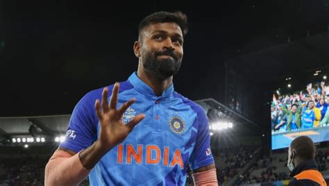 Ravi Shastri Likens Hardik Pandya To Kapil Dev As Leader Looks Forward