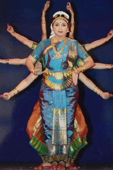 రేవతి అసలు పేరేంటో తెలుసా పుట్టినరోజు స్పెషల్‌ ఫోటోలు Actress