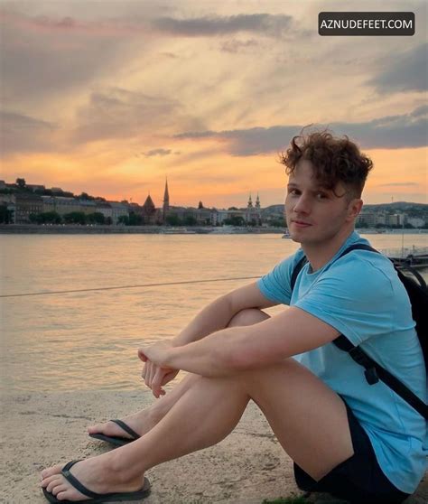 OLLY PIKE Feet AZNudeFeet Men