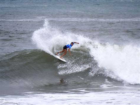 Hawaii Vahiné Fierro peut encore croire au CT Fédération Française de Surf